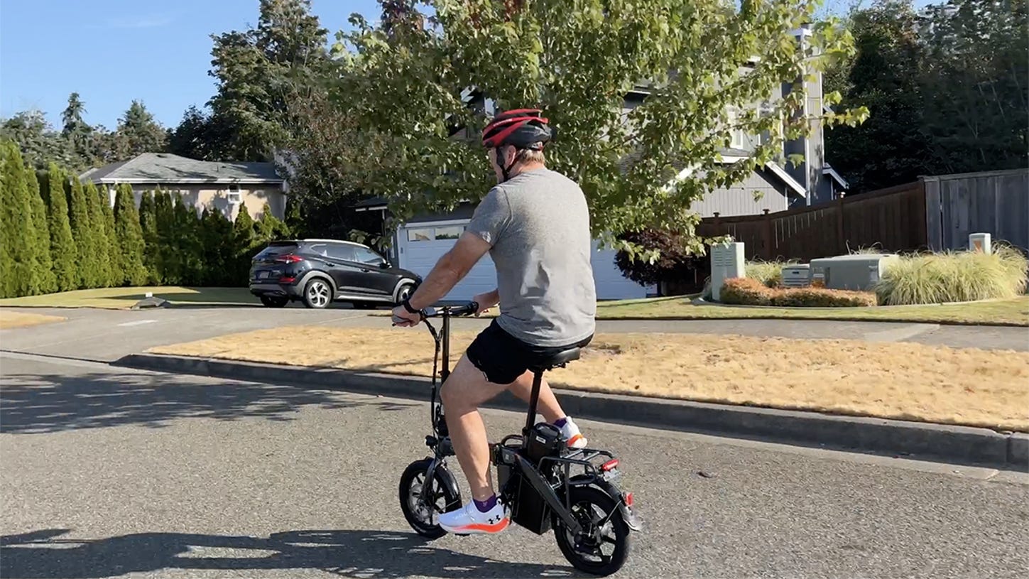 Are Small Electric Bikes Worth It: Top Benefits - Bike Adventurous